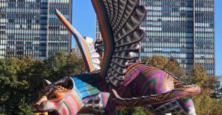 33105 | Nová socha pred budovou OSN v N.Y.City pripomína "šelmu" z ...